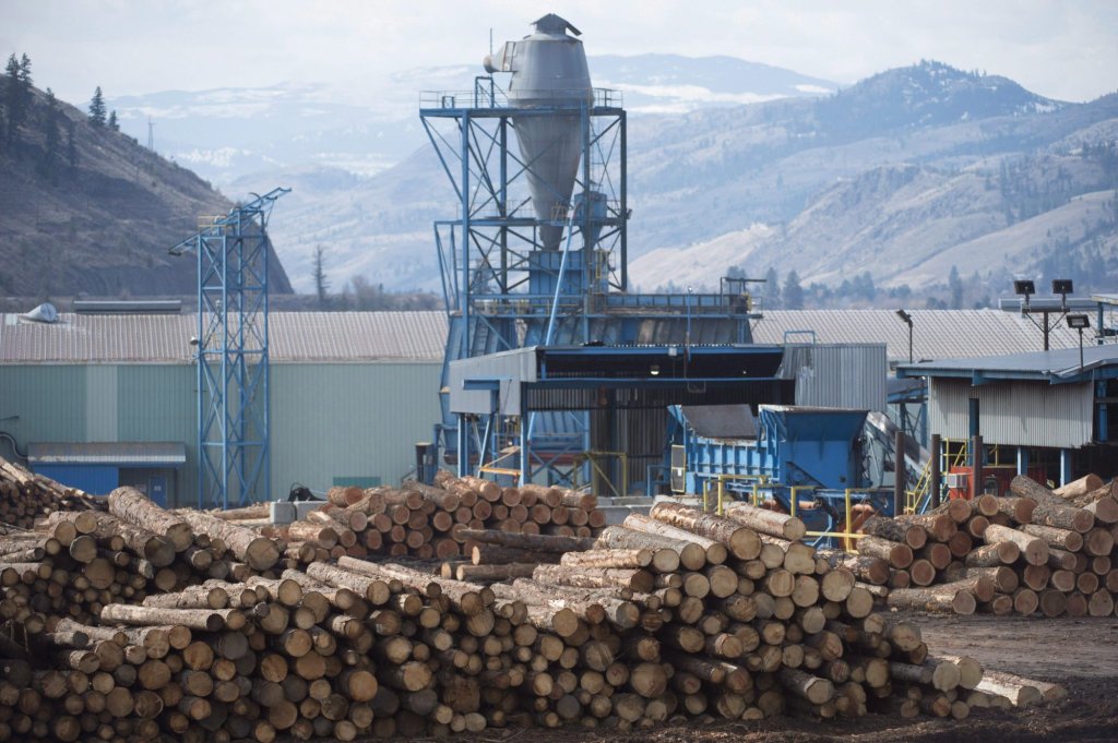 B.C. premier seeks to assure forest industry as U.S. trade war intensifies