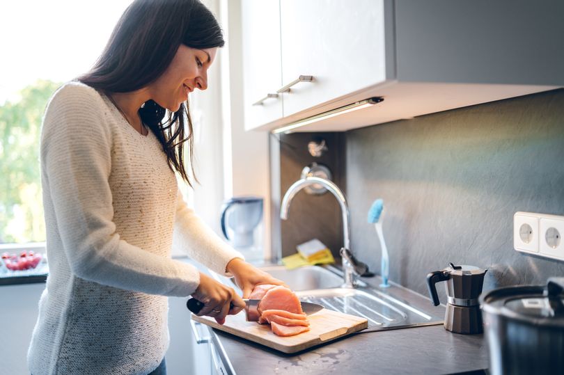 Dr Michael Mosley diet's 'scrumptious' 319-calorie chicken dish takes ...