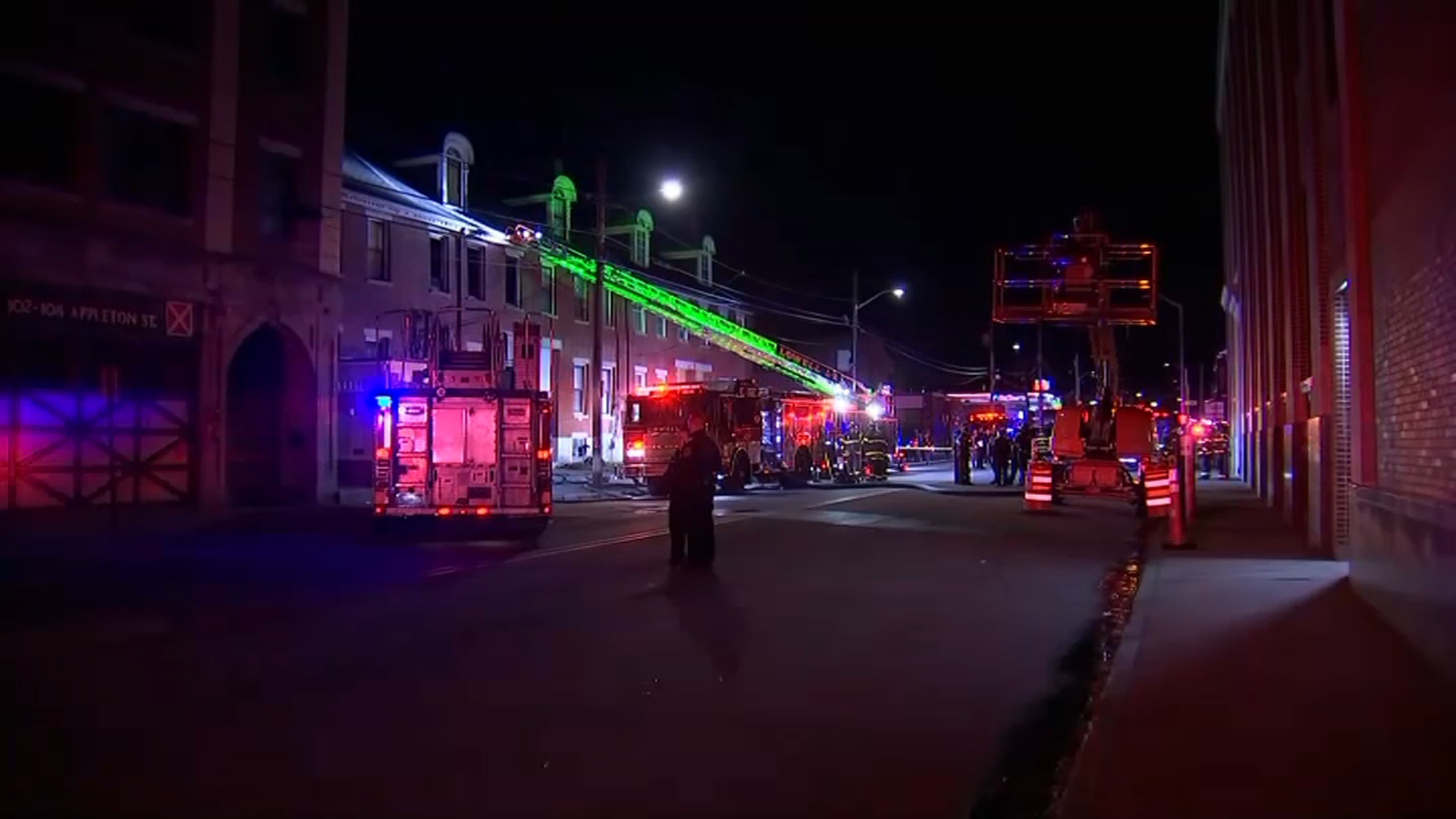 Fire breaks out in Lowell