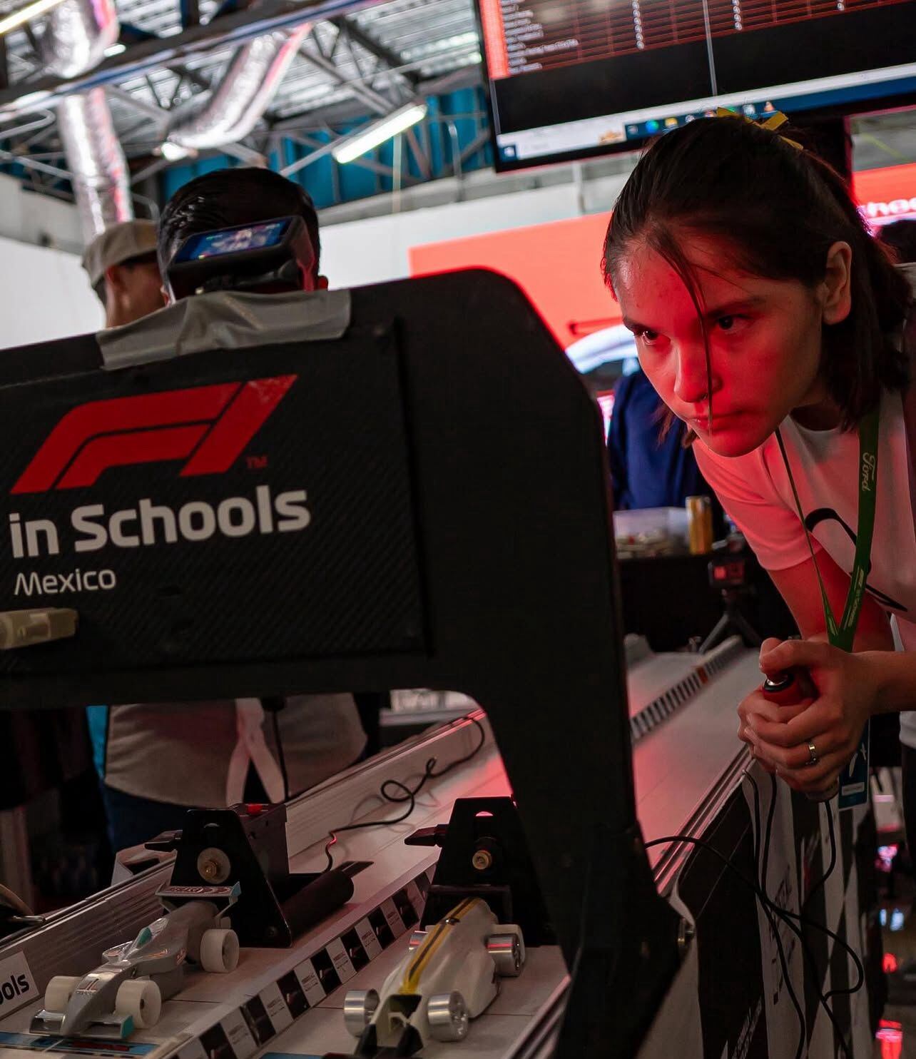 Presentan competencia Regional del Desafío STEM F1 in School 2025