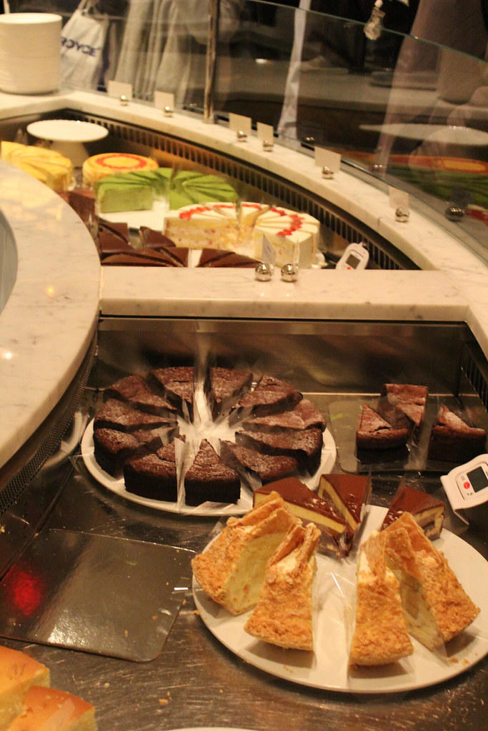 Best Restaurants in Rockefeller Center: Where to Eat