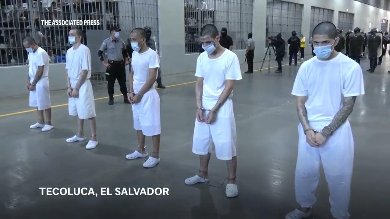 Costa Rican minister takes tour of El Salvador's super prison