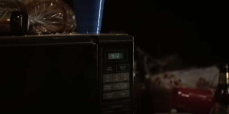 Y2K: What The Year 2000 Problem Was & Why People Feared The World Would End