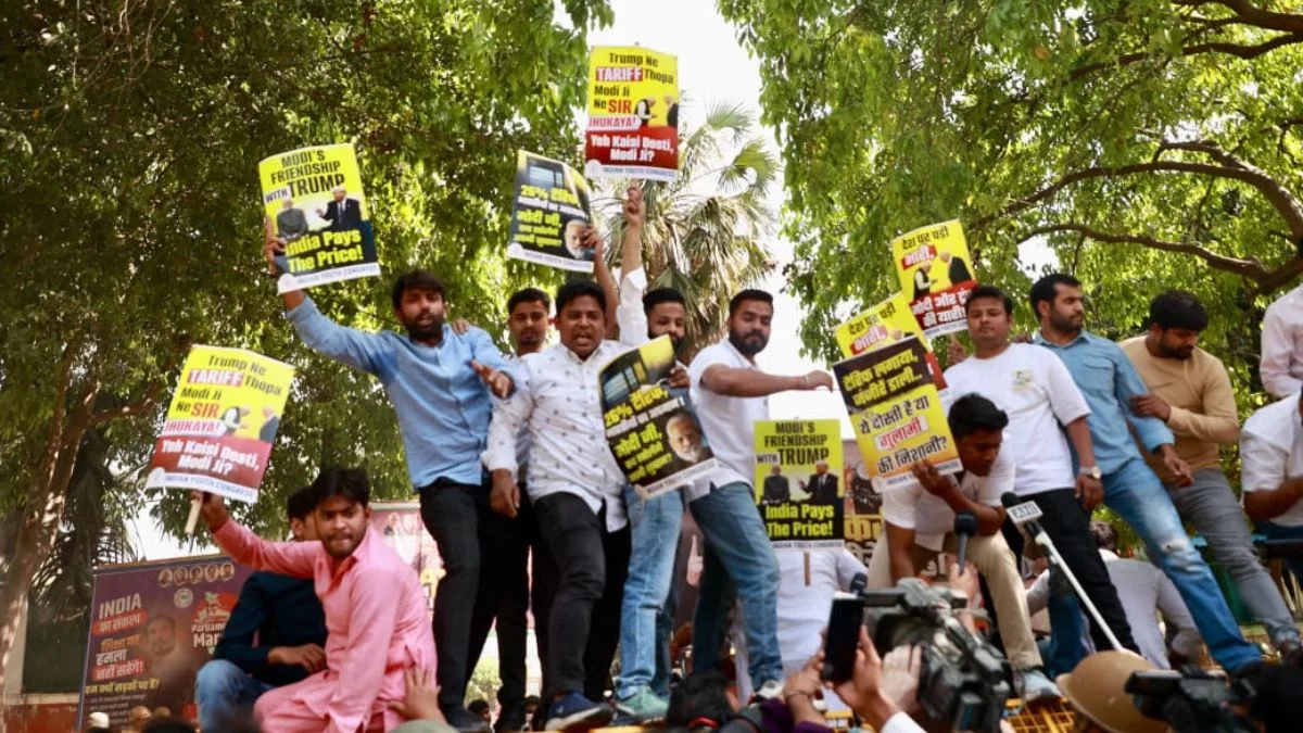 IYC stages protest against Centre over US tariffs