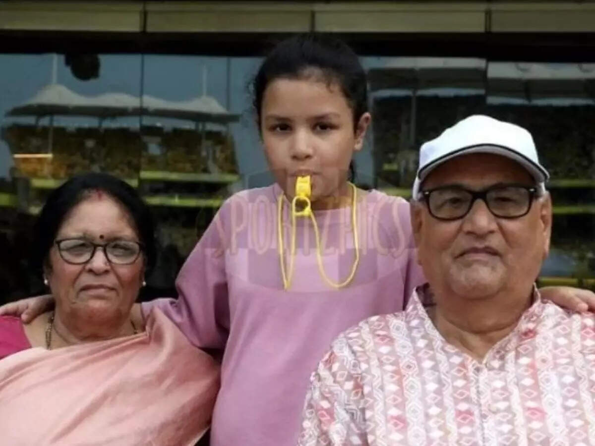 MS Dhoni's parents attend match against Delhi Capitals in a rare event