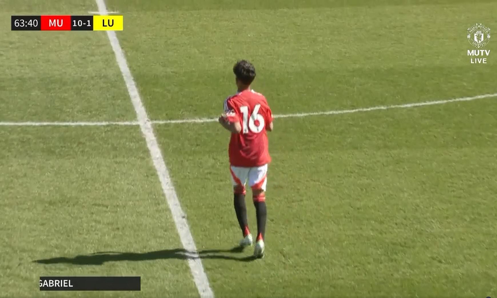 14-year-old Man United sensation JJ Gabriel scores twice in history ...