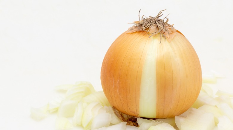 Stop Throwing Out Onion Skins, Use Them In Your Next Pot Of Broth Instead