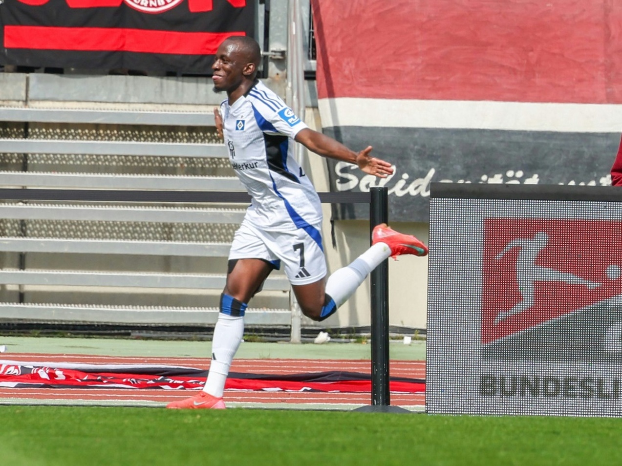 Doppelpack Dompé: HSV auf Aufstiegskurs