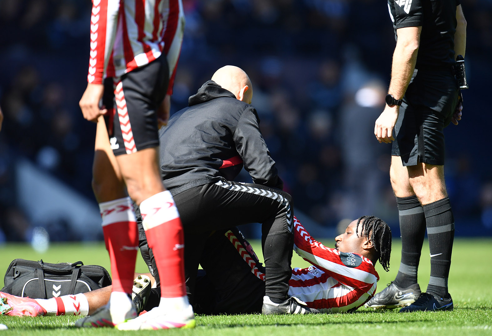 Régis Le Bris issues 67-word Romaine Mundle injury update and makes ...