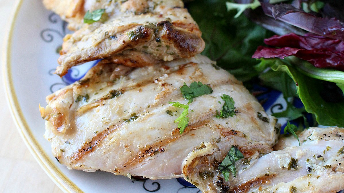 Cilantro Chicken (Pollo al Cilantro)