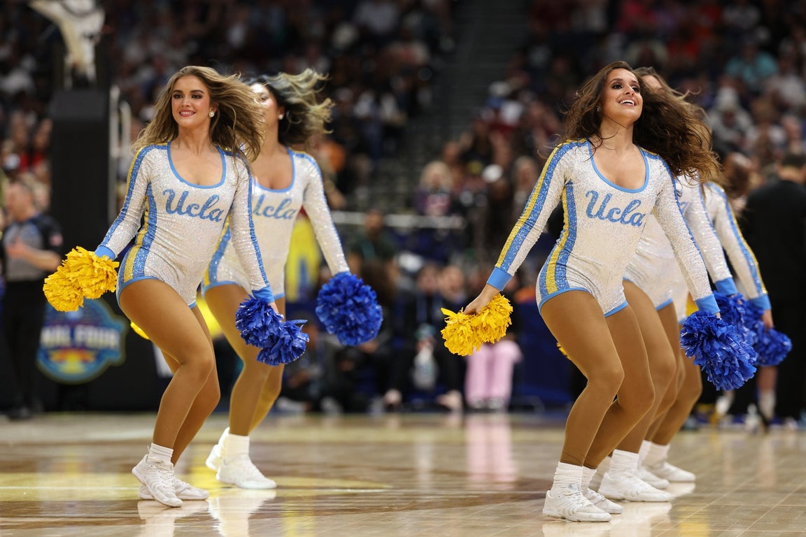 Amazing college cheerleader photos from March Madness this year