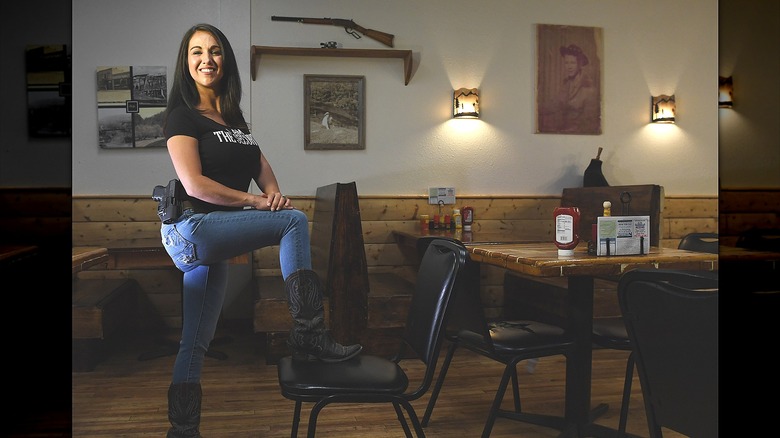 Lauren Boebert's Pic In Failed Restaurant Proves Disaster Denim Has ...