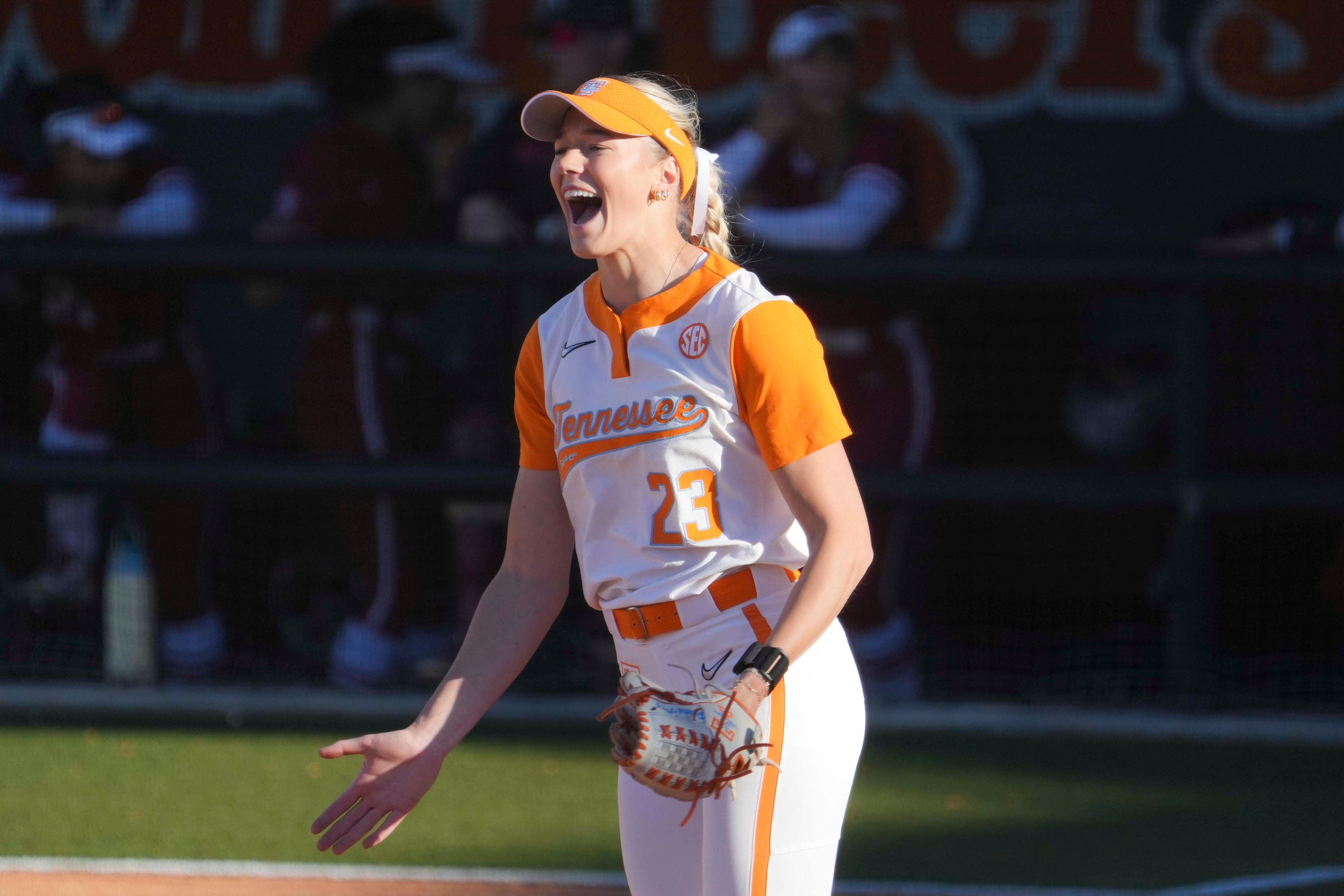 Lady Vols win series at No. 1 Texas softball