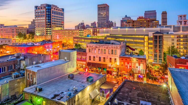 The City That's Home To Alton Brown's All-Time Favorite Foods