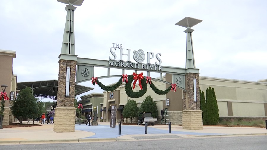 Leeds installing new traffic light at interstate exit