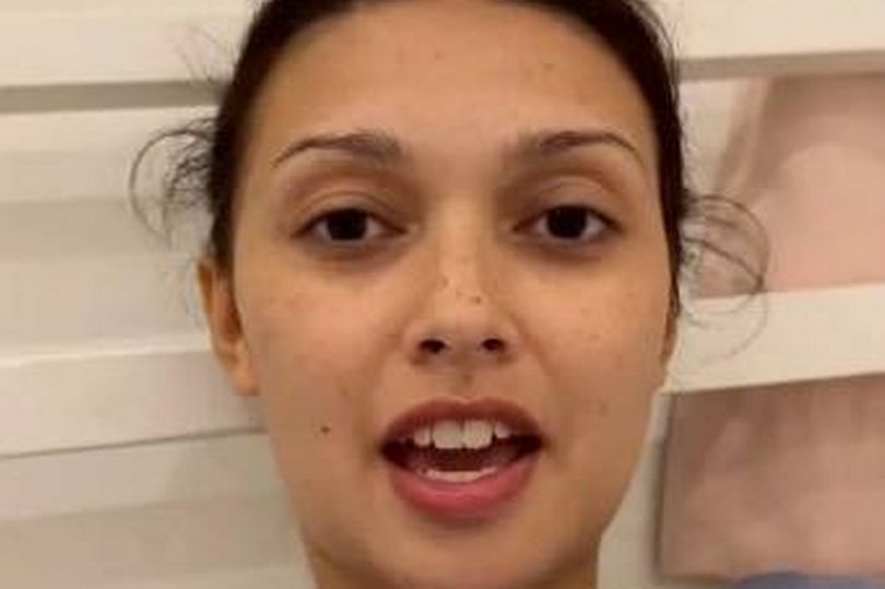 Influencer left screaming in agony after being stung by world's most ...