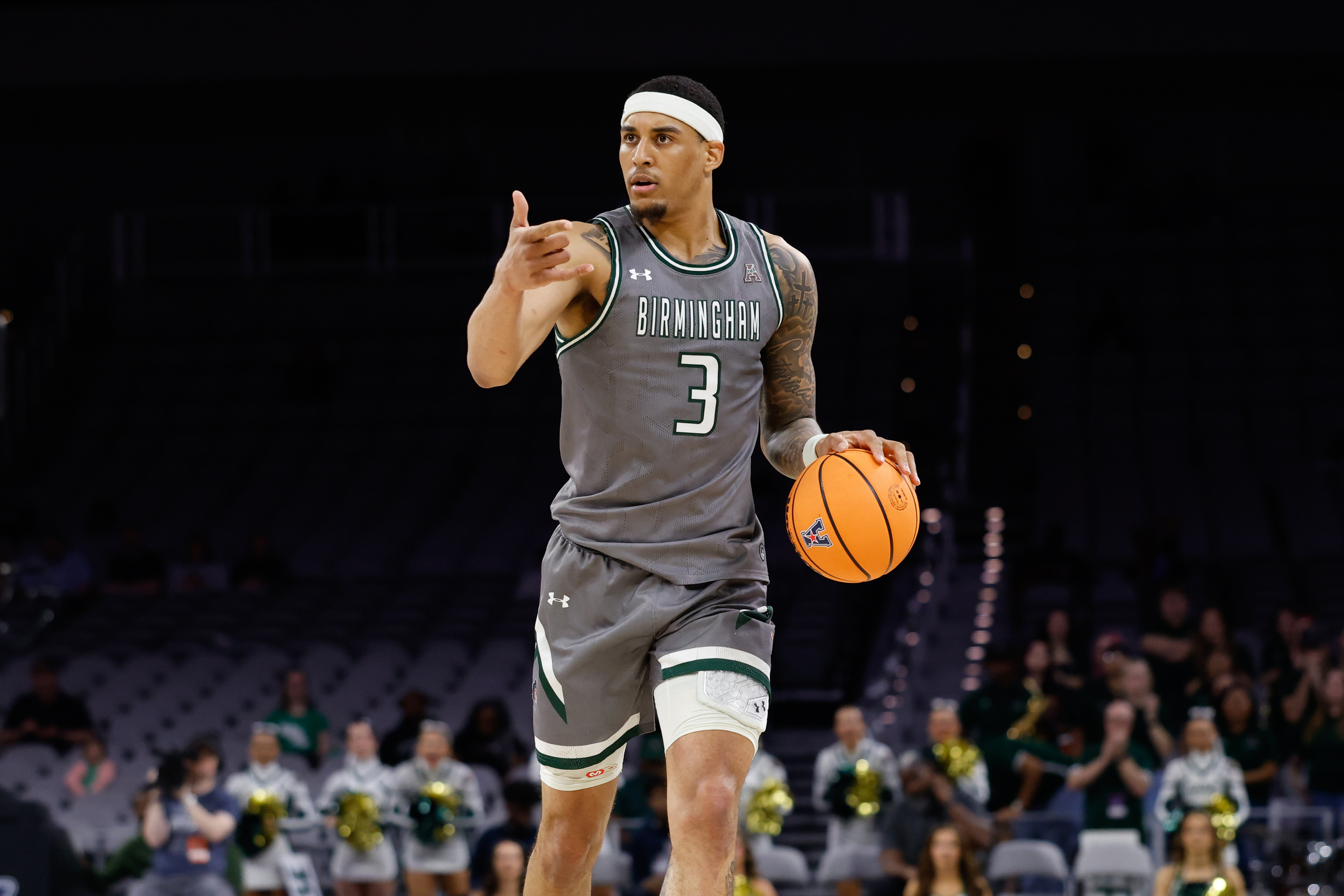 Michigan lands top transfer-portal hooper