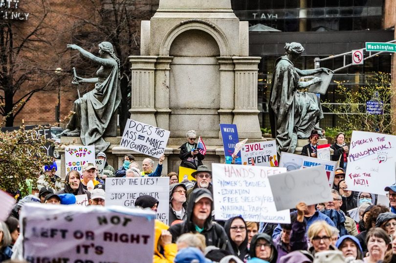 Massive anti-Trump uprising explodes as 500,000 flood streets in 'Hands ...