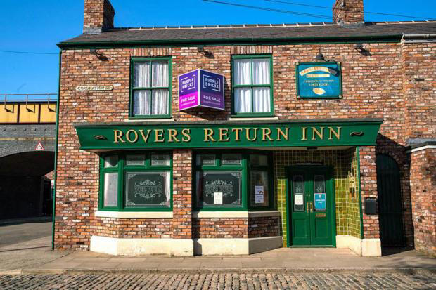 Ex-Coronation Street icon teases new job that has fuelled ITV comeback ...