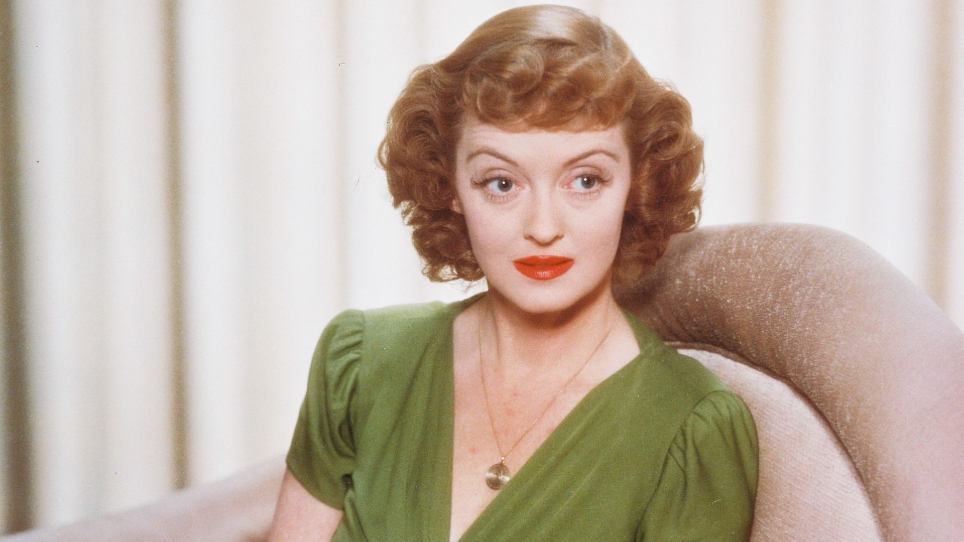 Inside Bette Davis’ mysterious four marriages - 11pm gallery