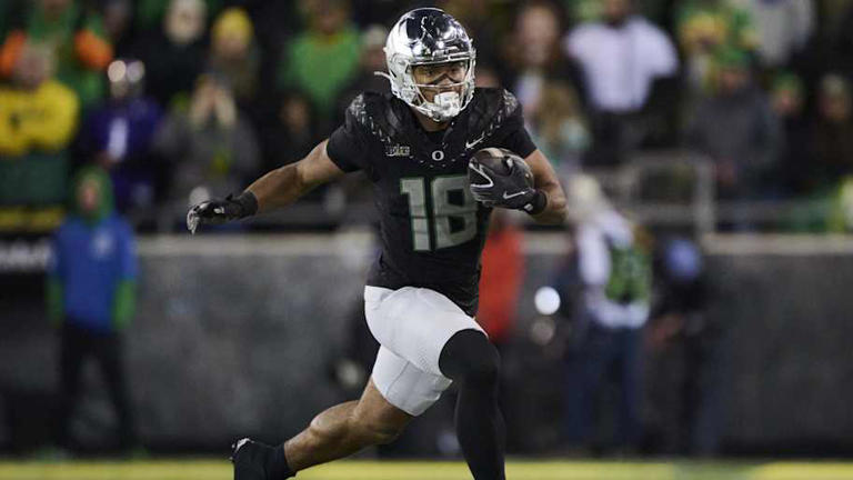 Oregon Ducks Tight End Kenyon Sadiq 'Chasing' Terrance Ferguson's Legacy
