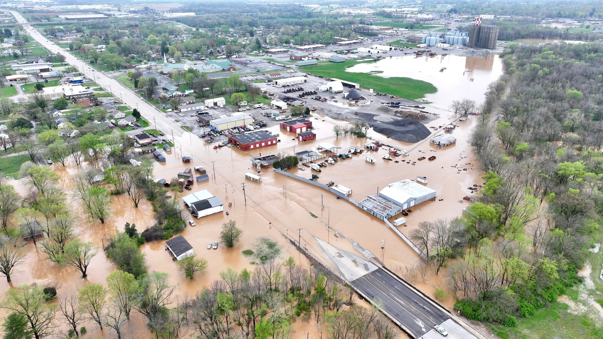 Catastrophic rainfall triggers Flash Flood Emergencies, evacuations as ...