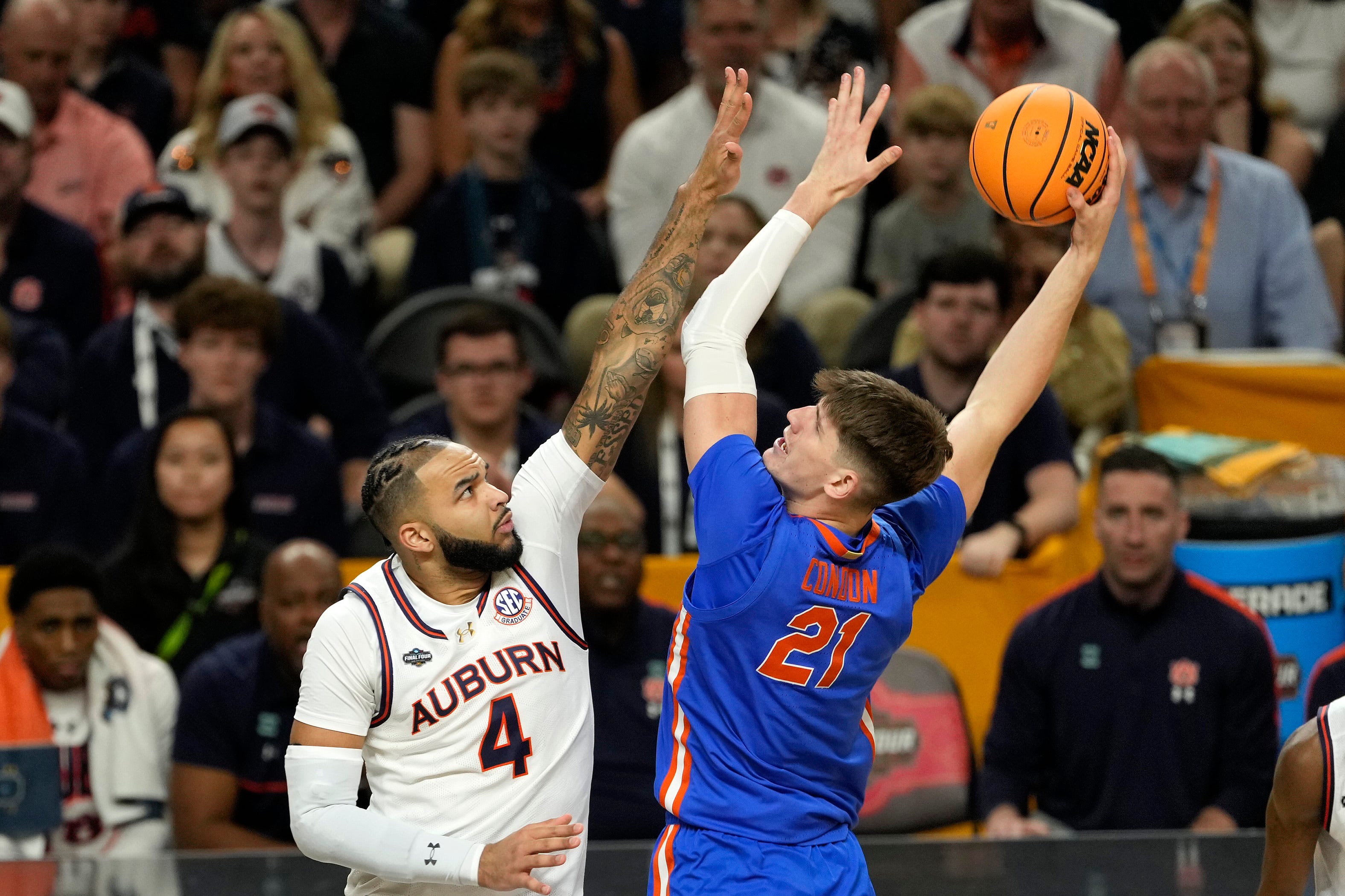 Florida's Alex Condon enters name into NBA draft, will retain ...