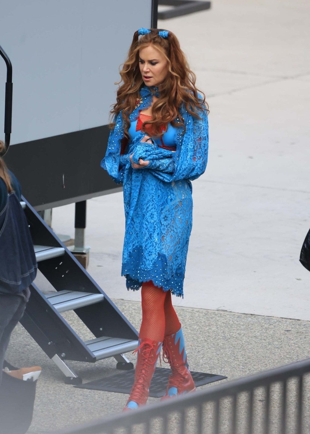 Red-headed Nicole Kidman, buff Nick Offerman look nearly unrecognizable ...