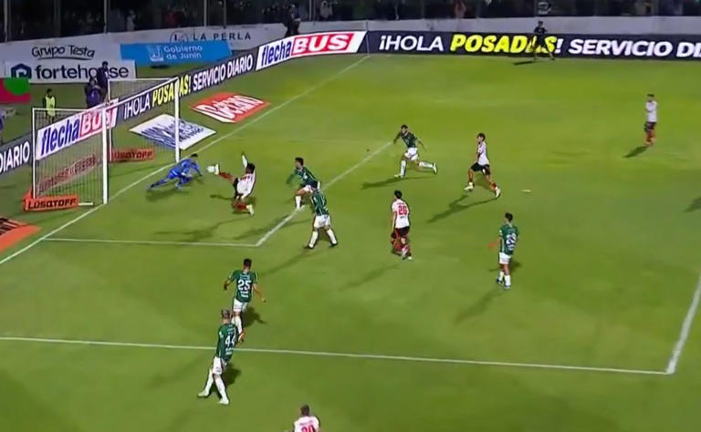 El gol de Borja ante Sarmiento para romper su mala racha goleadora en River