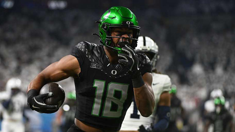 Oregon Ducks Tight End Kenyon Sadiq 'Chasing' Terrance Ferguson's Legacy