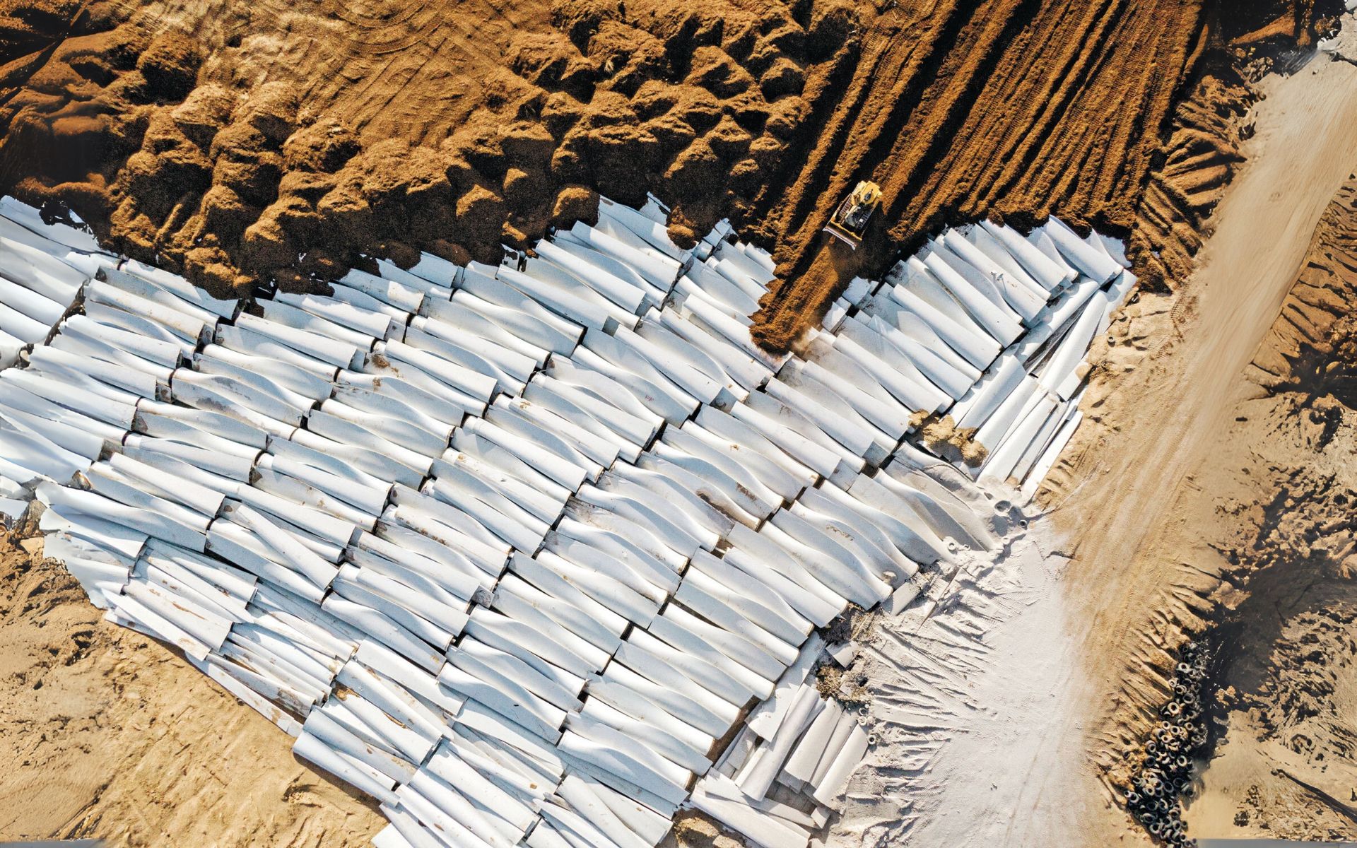 New Low-Toxic Method Could Repurpose Wind Turbine Blades Into Stronger ...