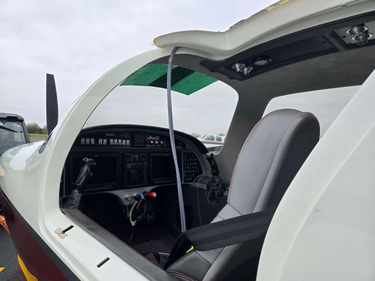 Plane Loses Cockpit Door Mid-Flight Over Loudoun County