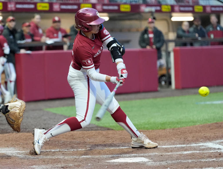 No. 2 Oklahoma Sooners beat UCF Knights 6-0 for third straight win
