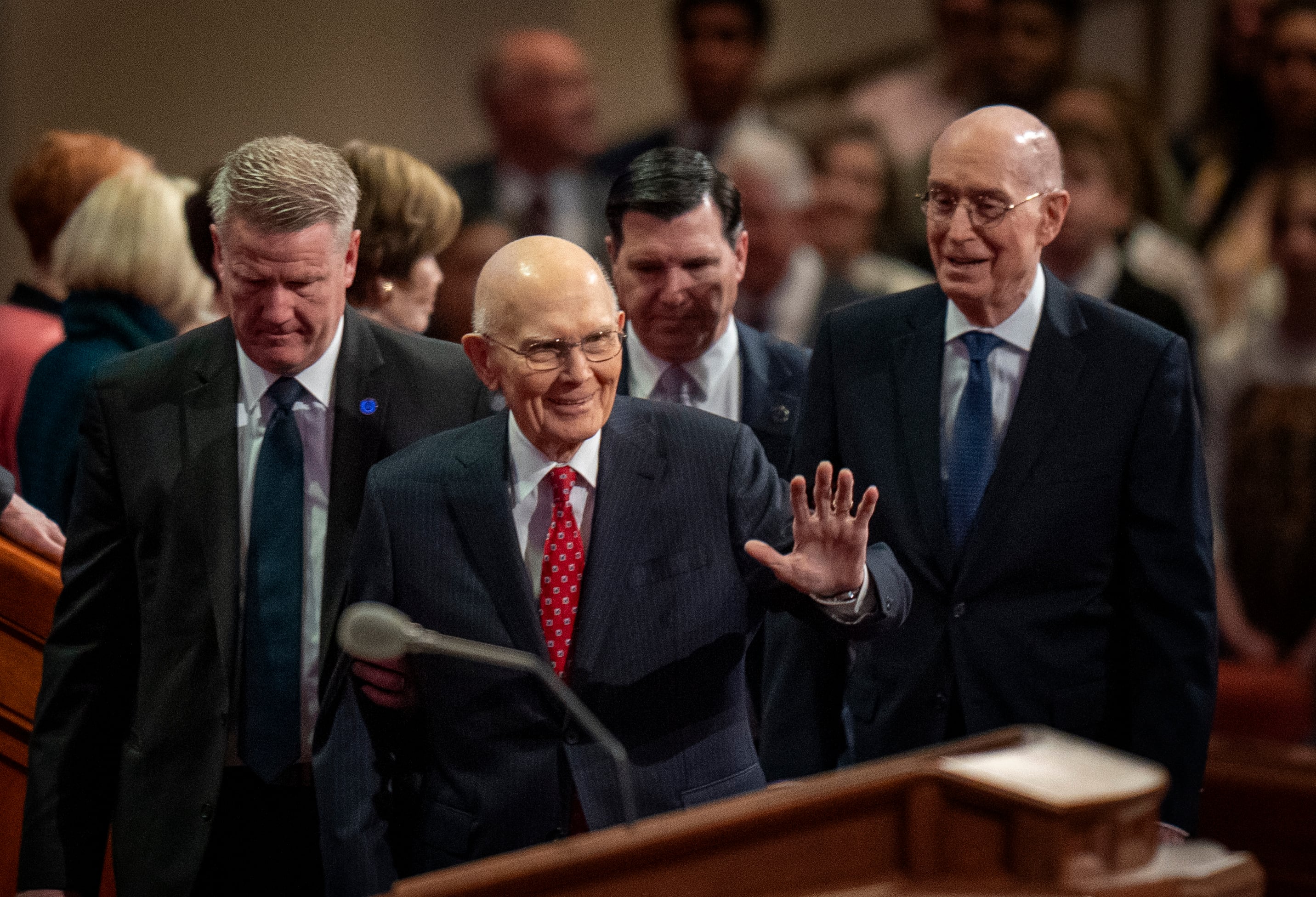 Full summary of Saturday’s LDS General Conference: Uchtdorf says a ...