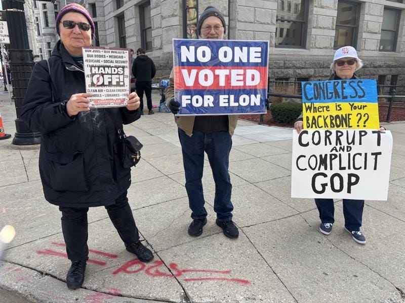 Thousands gather in downtown Milwaukee to protest against President ...