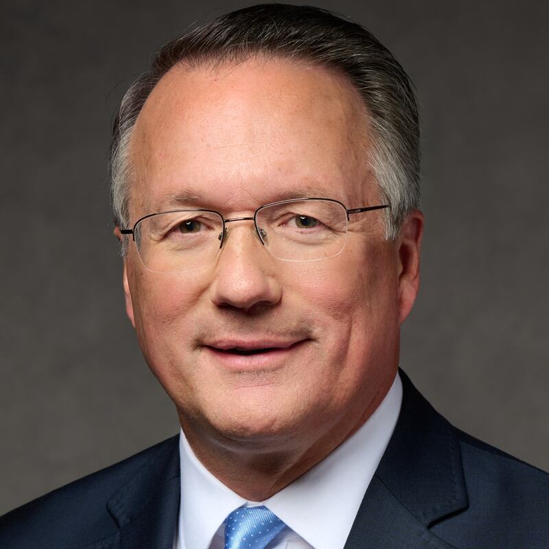 Latter-day Saints sustain new leaders — 16 general authorities, young ...