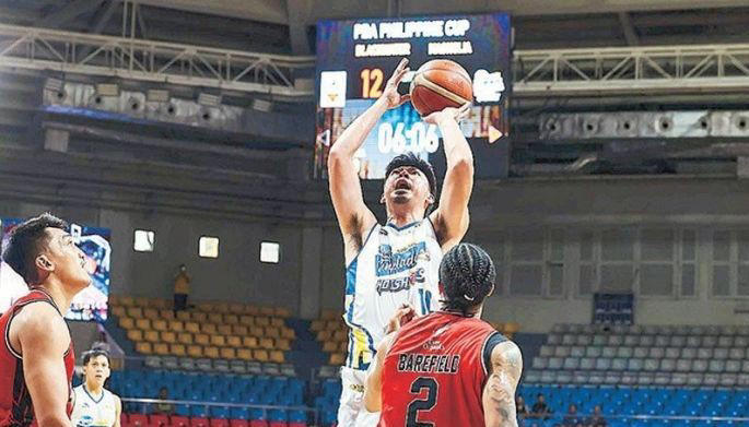 Hotshots get ball rolling