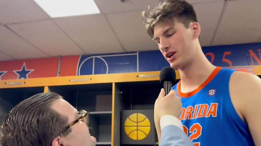 John Fanta Interviewing Florida 7'9" Center Was Iconic Final Four Moment