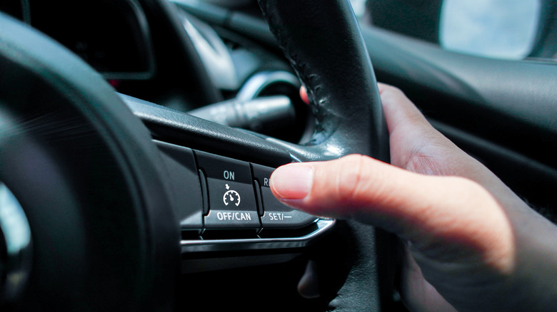 Do You Really Need To Avoid Using Cruise Control In The Rain?