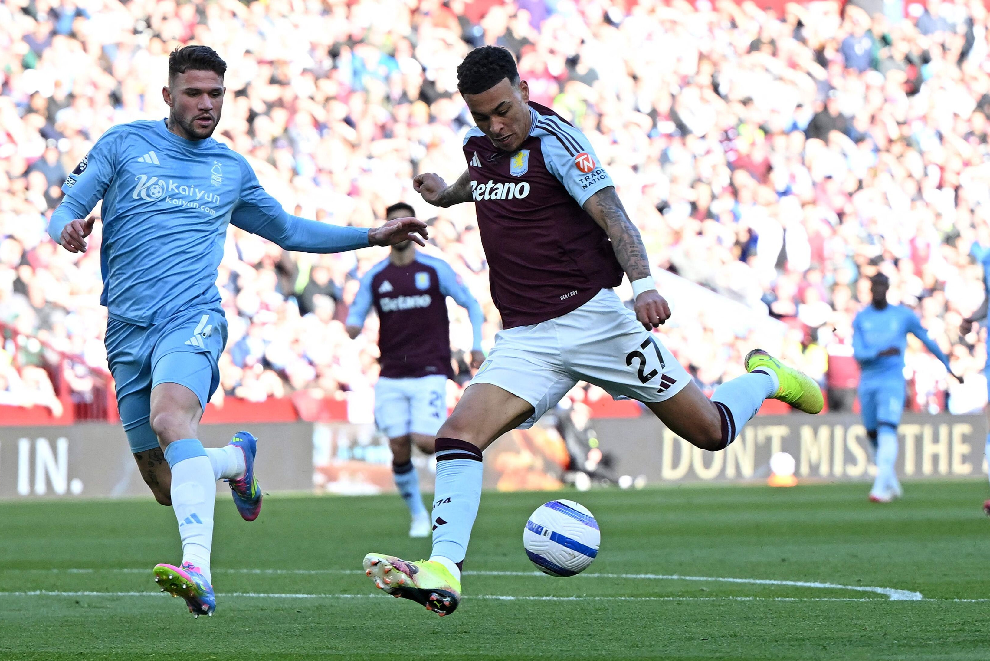 Aston Villa sejrer og skaber spænding i engelsk subtop