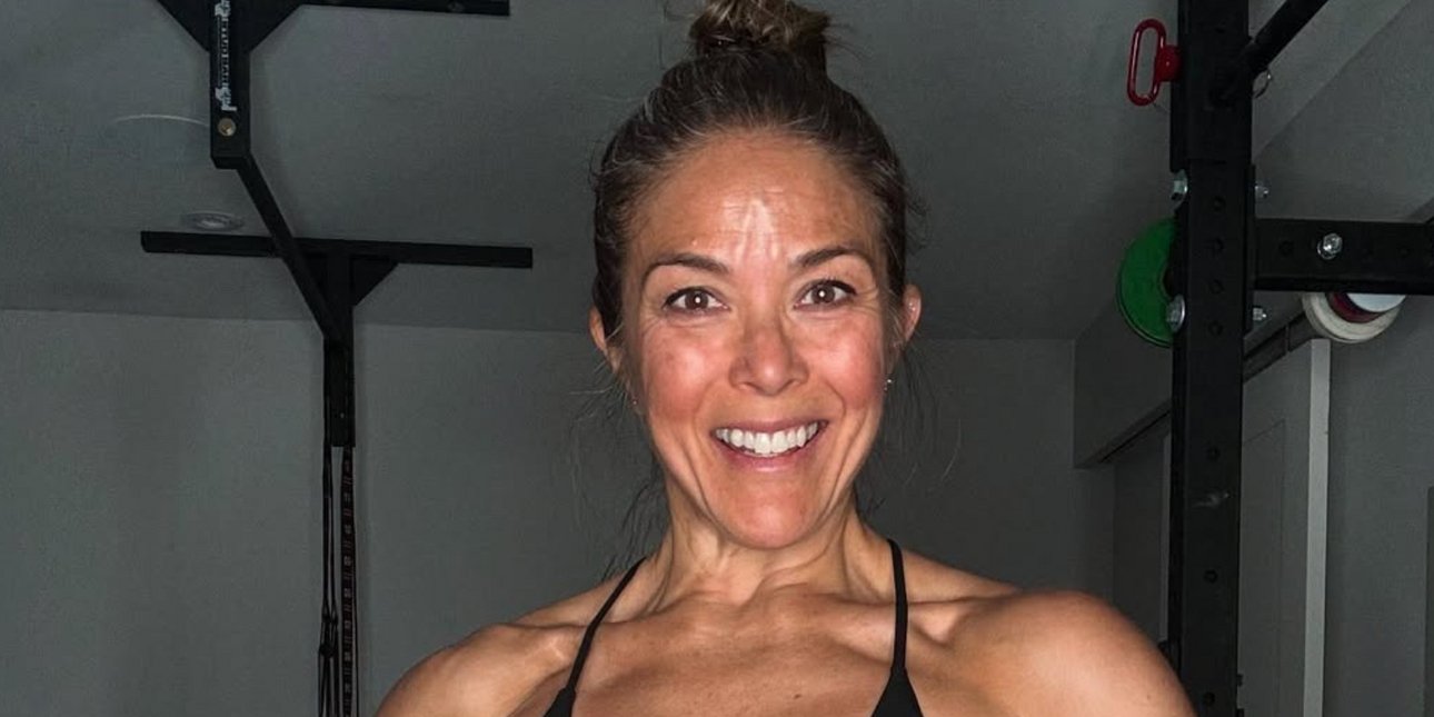 «Είμαι 55 ετών και είμαι πιο δυνατή από ποτέ - Αυτές τις 7 συνήθειες εγκατέλειψα για να τα καταφέρω»