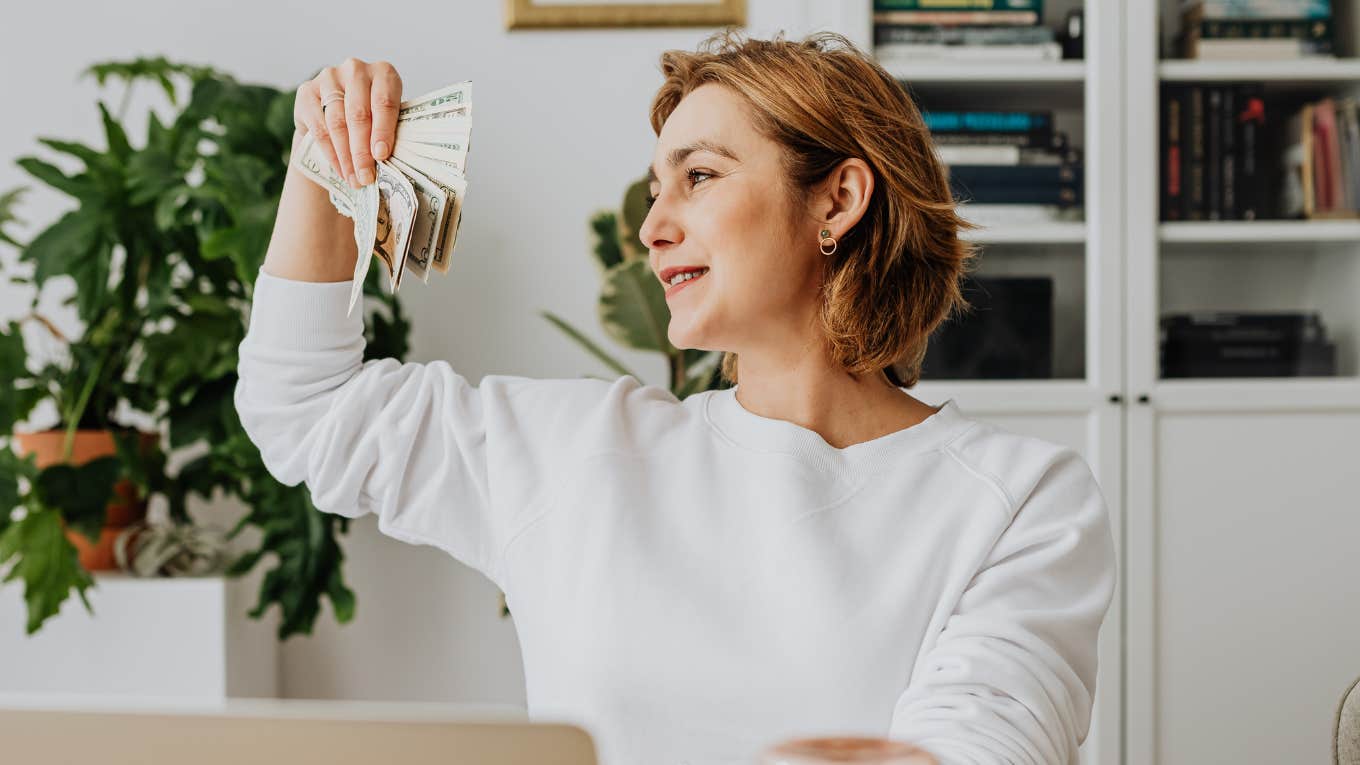 12 Micro-Habits That Significantly Increase Your Wealth, According To A ...