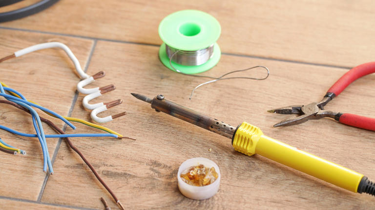 10 Of The Best Soldering Irons For Beginners