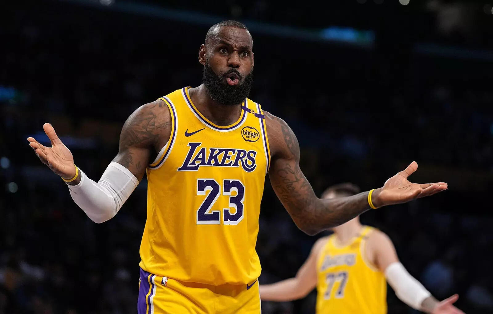 LeBron James broke team protocol in 2016 by refusing to stay at Trump ...