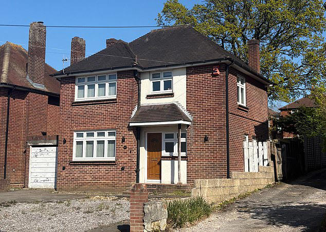 My neighbour wants to build a monstrous extension... I'm furious