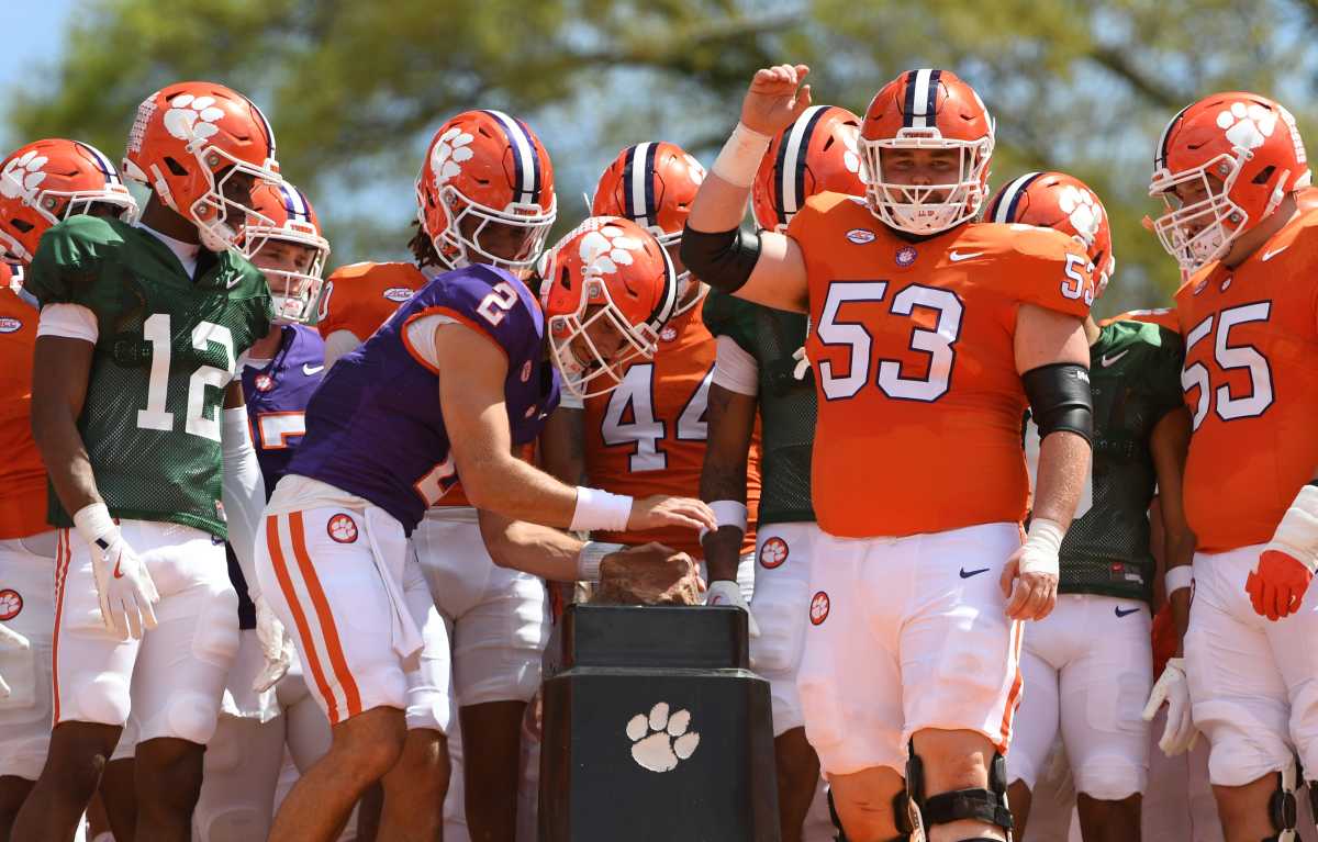 10-Year-Old Steals the Show at Clemson Spring Game