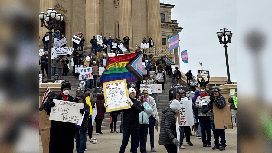 Topeka protest attracts thousands to the Kansas Statehouse