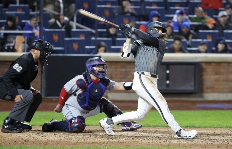 Mets rally past Blue Jays thanks to late heroics by Francisco Lindor ...