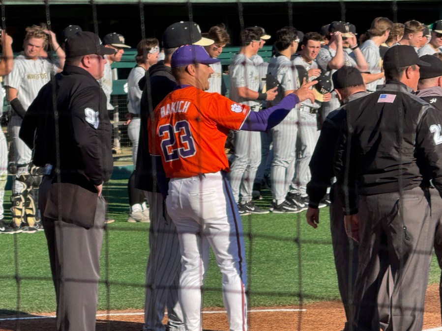 Clemson scores 13 runs in first two innings to beat Cal, 13-3 in 7 innings