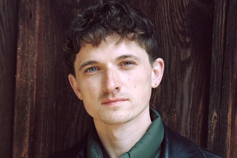 'Paranoid conspiracy theorist' explores men's relationships